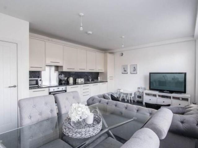 2 Bedroom