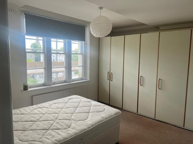 2 Bedroom 2 Bath Apartment Albert Terrace NW1