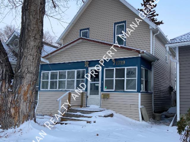 2+ Bedroom 2 Bath House with garage