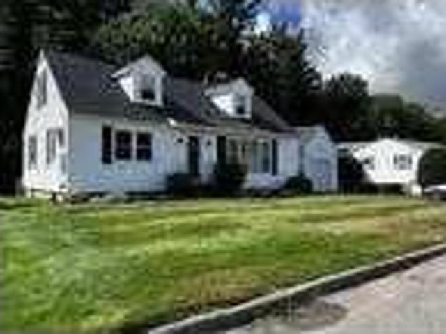 2 Bedroom 2 Bath In Manchester New Hampshire 03104