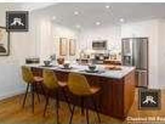 2 Bedroom 2 Bath In Brookline MA 02467