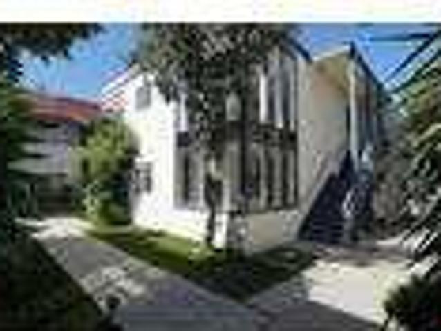 2 Bedroom 2 Bath In Los Angeles California 90025