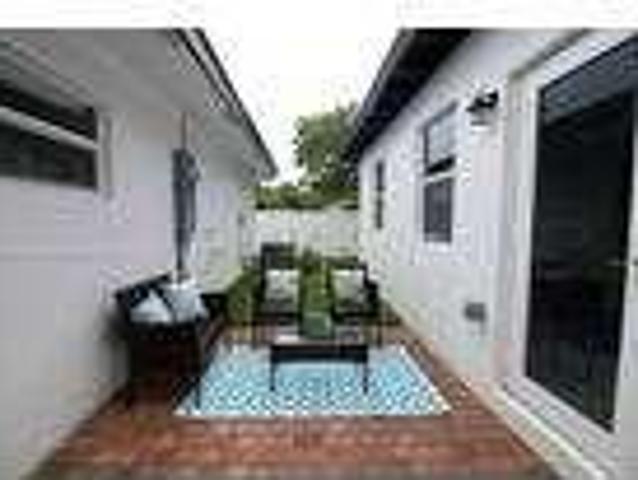 2 Bedroom 2 Bath In West Palm Beach FL 33405