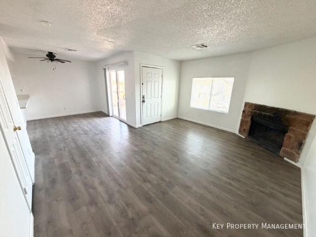 2 bedroom, 2 bath near Nellis AFB!
