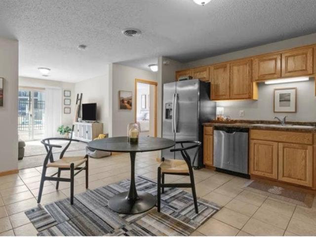 2 bedroom 2 baths