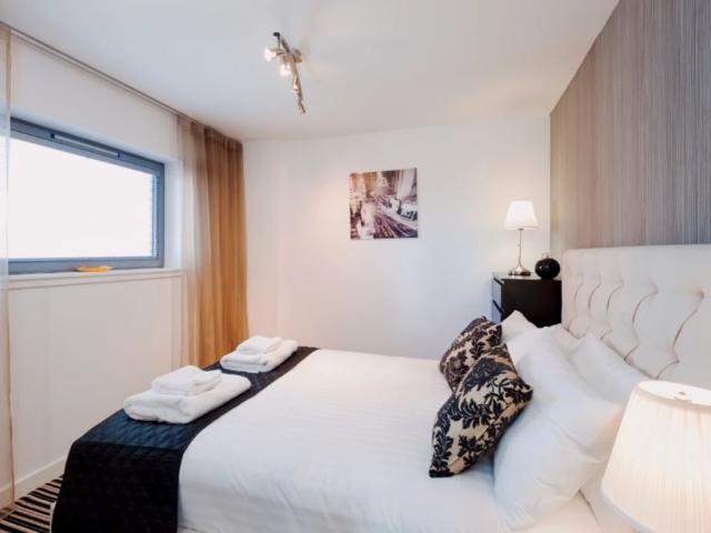 2 bedroom 2 bathroom