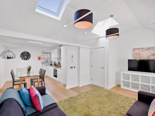 2 bedroom 2 bathroom