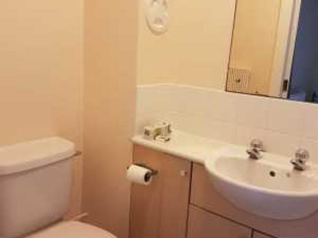 2 bedroom 2 bathroom cnetral flat to rent