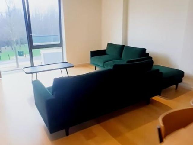 2 Bedroom 2 Bathroom Flat3