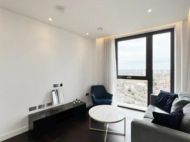 2 Bedroom 2 Bathroom Flat100