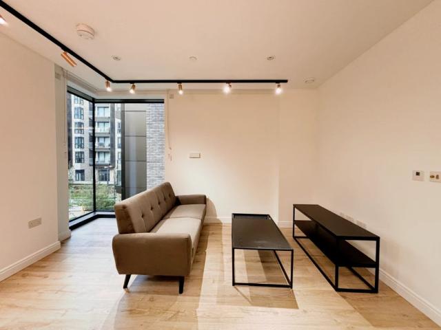 2 Bedroom 2 Bathroom Flat114