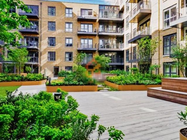 2 Bedroom 2 Bathroom Flat12