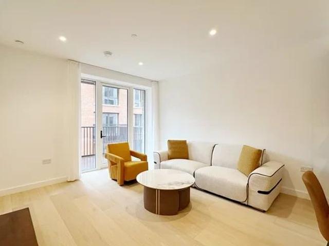 2 Bedroom 2 Bathroom Flat47