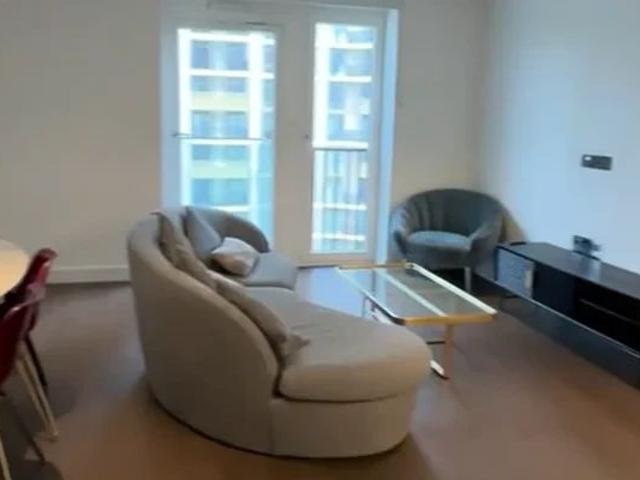 2 Bedroom 2 Bathroom Flat49