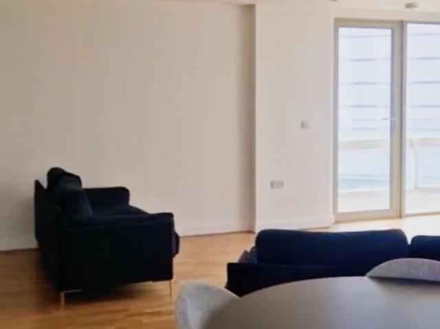 2 Bedroom 2 Bathroom Flat62