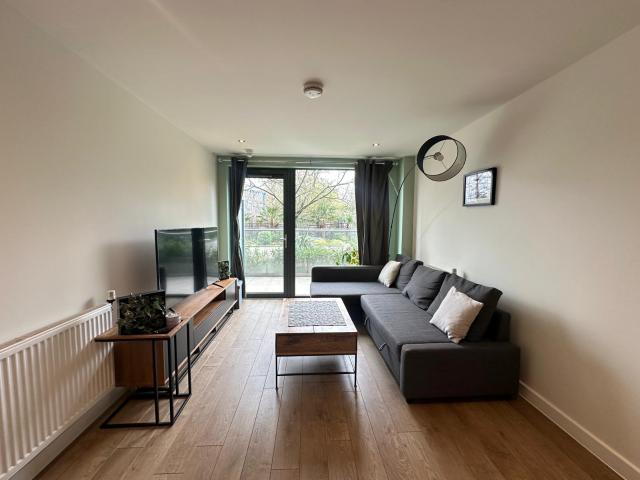 2 Bedroom, 2 Bathroom Flat – Lapwing Heights, Waterside Way, Tottenham Hale N17
