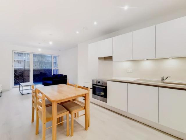 2 Bedroom 2 Bathroom Flat 15 Room A