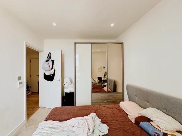 2 Bedroom 2 Bathroom Flat 171