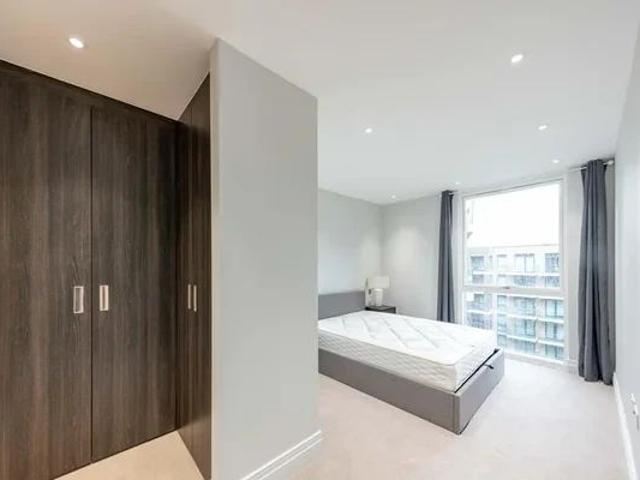 2 Bedroom 2 Bathroom Flat 32