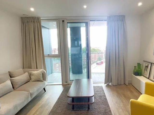 2 Bedroom 2 Bathroom Flat 74