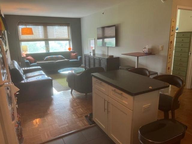 2 Bedroom 2 Bathroom Flat