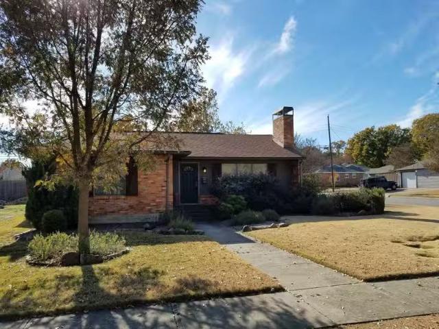 2 Bedroom 2 Bathroom House In Old Lake Highlands Dallas With G.