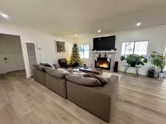 2 Bedroom 2 Bathroom House In Oxnard Dunes Close to Beach $3.