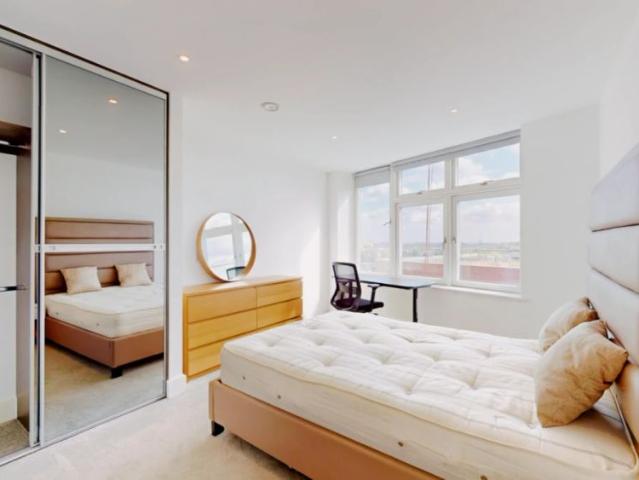 2 Bedroom 2 Bathroom room1