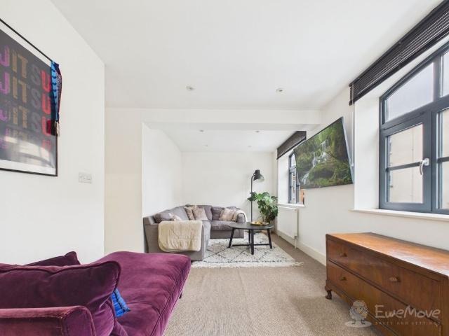 2 Bedroom