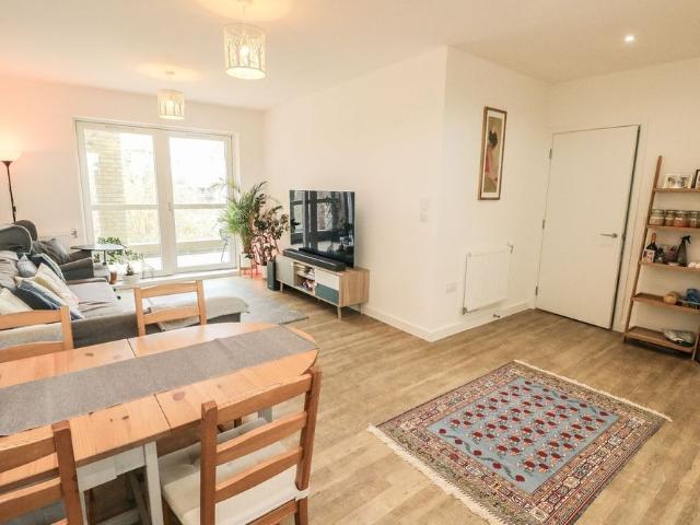2 Bedroom