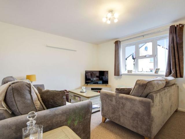 2 Bedroom