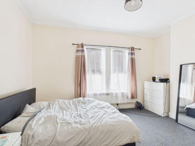2 Bedroom