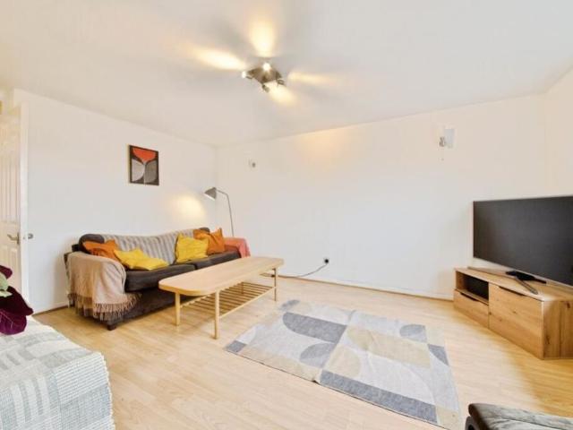 2 Bedroom