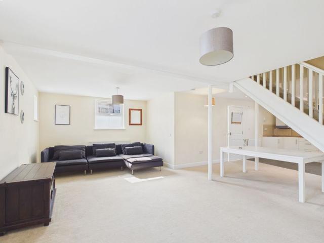 2 Bedroom