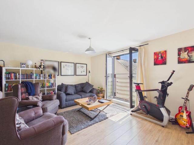 2 Bedroom