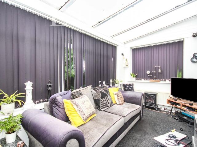 2 bedroom cottage to rent Orkney Close, Nuneaton, Warwickshire, CV10