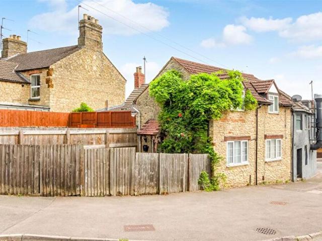 2 Bedroom Cottage To Rent In Lees Street Irthlingborough, NN9