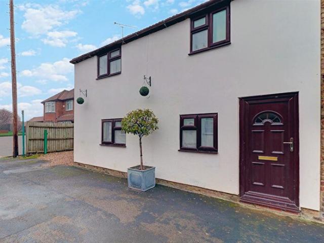 2 Bedroom Cottage To Rent In Pendicke Street, Southam, CV47