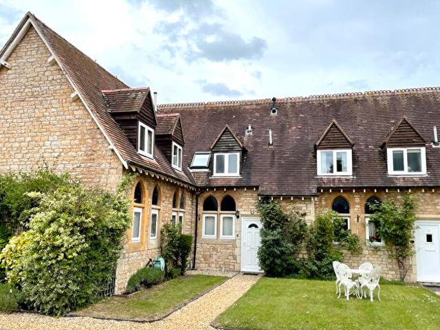 2 Bedroom Cottage To Rent In Shipston on Stour, CV36