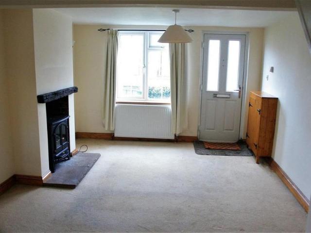 2 bedroom cottage to rent
