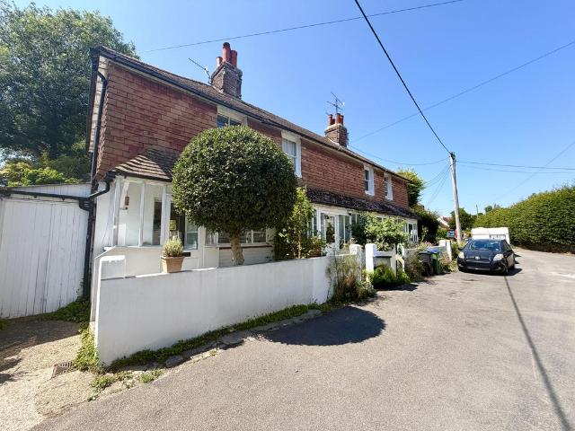 2 bedroom cottage to rent