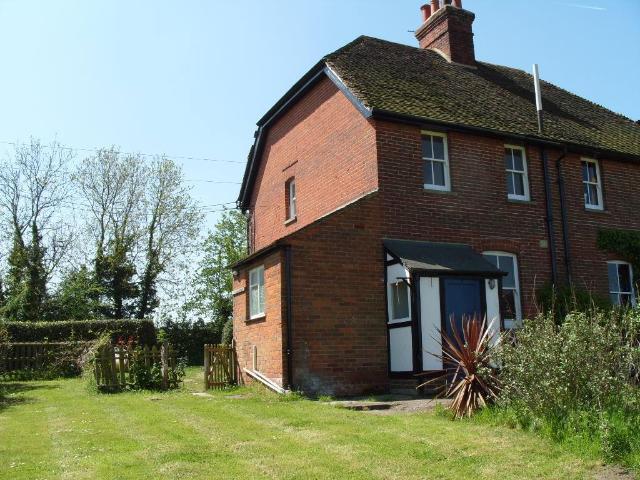 2 bedroom cottage to rent