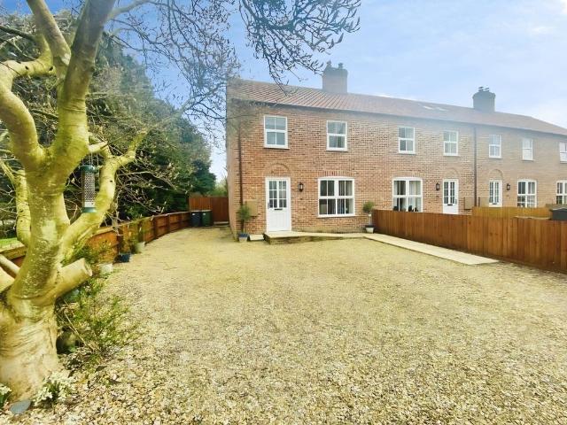 2 bedroom cottage to rent