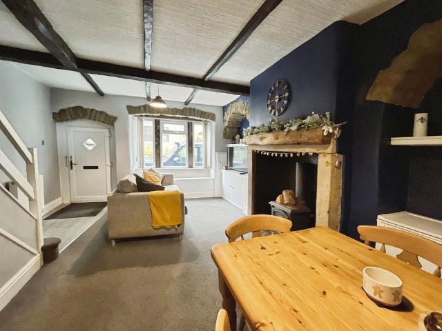 2 bedroom cottage to rent