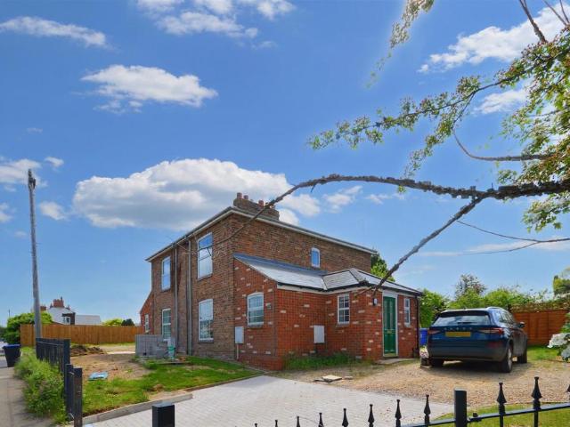 2 bedroom cottage to rent