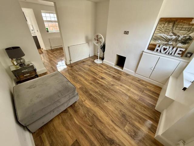 2 bedroom cottage to rent