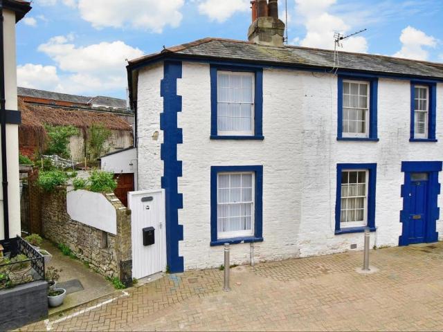 2 bedroom cottage to rent