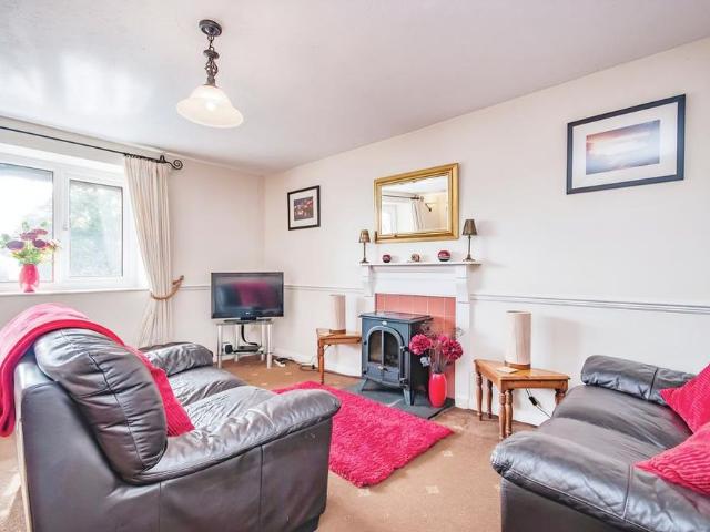 2 bedroom cottage to rent