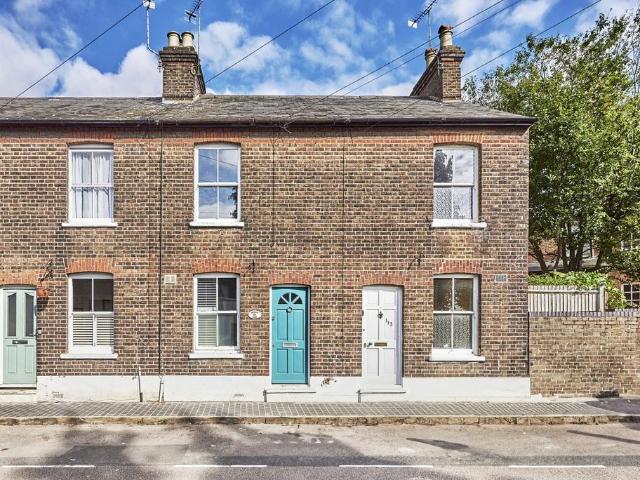2 bedroom cottage to rent