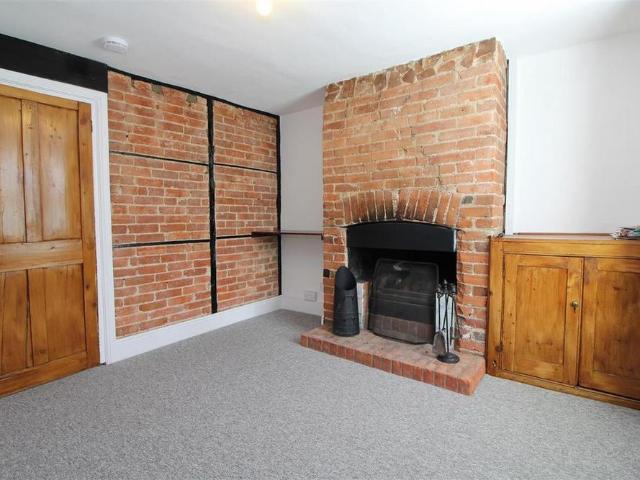 2 bedroom cottage to rent